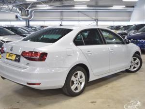 White Volkswagen Jetta 2017 in Riga, with an engine capacity of 1.40 L and mileage of 125 thousand km for 6900 €, photo 20 on AUTOMOTO.COM.LV