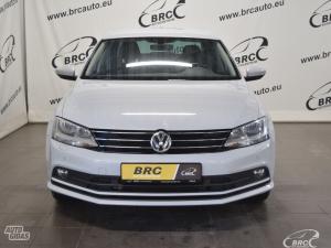 White Volkswagen Jetta 2017 in Riga, with an engine capacity of 1.40 L and mileage of 125 thousand km for 6900 €, photo 21 on AUTOMOTO.COM.LV