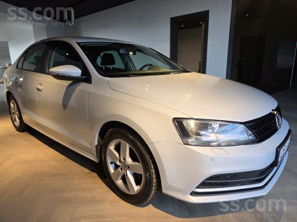 Белый Фольксваген Джетта 2017 в Рига, объемом двигателя 2.00 л и пробегом 124 тыс. км за 6499 €, фото 3 на AUTOMOTO.COM.LV