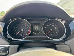 White Volkswagen Jetta 2017 in Silute, with an engine capacity of 1.80 L and mileage of 186 thousand km for 6900 €, photo 12 on AUTOMOTO.COM.LV