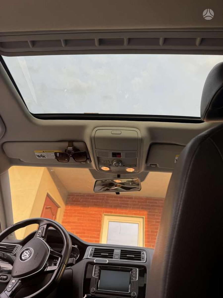 White Volkswagen Jetta 2017 in Silute, with an engine capacity of 1.80 L and mileage of 186 thousand km for 6900 €, photo 19 on AUTOMOTO.COM.LV