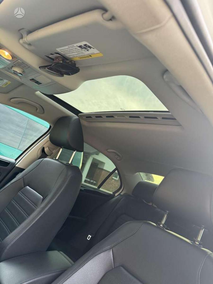 White Volkswagen Jetta 2017 in Silute, with an engine capacity of 1.80 L and mileage of 186 thousand km for 6900 €, photo 22 on AUTOMOTO.COM.LV