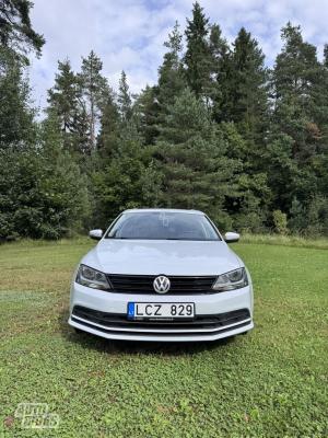 Balts Volkswagen Jetta 2017 Mažeikiai, ar dzinēja tilpumu 1.40 L un nobraukumu 122 tūkst. km par 8500 €, foto  vietnē AUTOMOTO.COM.LV