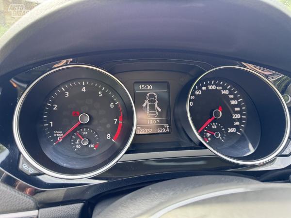 White Volkswagen Jetta 2017 in Mazeikiai, with an engine capacity of 1.40 L and mileage of 122 thousand km for 8500 €, photo 8 on AUTOMOTO.COM.LV