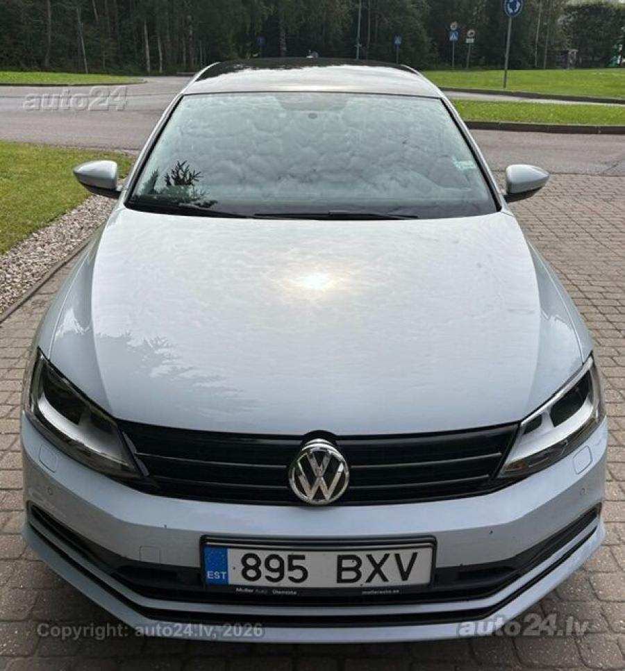 White Volkswagen Jetta 2018 in Tallinn, with an engine capacity of 1.40 L and mileage of 83 thousand km for 8900 €, photo 3 on AUTOMOTO.COM.LV