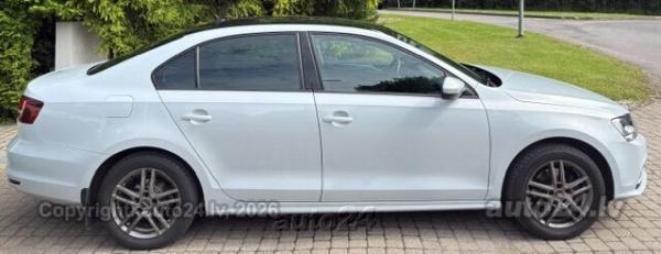 Balts Volkswagen Jetta 2018 Tallina, ar dzinēja tilpumu 1.40 L un nobraukumu 83 tūkst. km par 8900 €, foto 3 vietnē AUTOMOTO.COM.LV