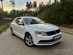 Balts Volkswagen Jetta 2018 Rīga, ar dzinēja tilpumu 1.40 L un nobraukumu 160 tūkst. km par 7500 €, foto  vietnē AUTOMOTO.COM.LV
