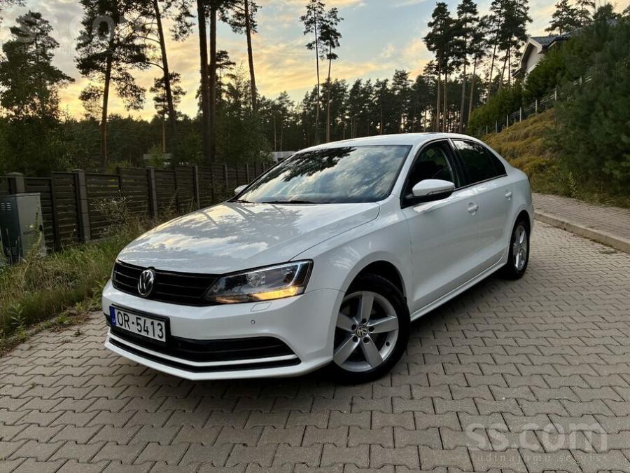 Balts Volkswagen Jetta 2018 Rīga, ar dzinēja tilpumu 1.40 L un nobraukumu 160 tūkst. km par 7500 €, foto 4 vietnē AUTOMOTO.COM.LV