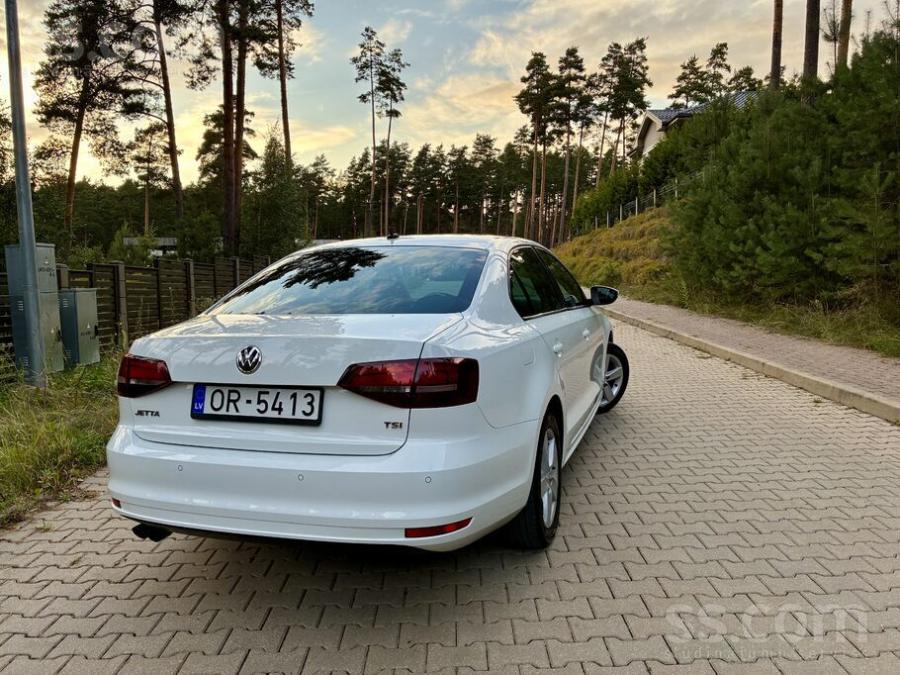 Balts Volkswagen Jetta 2018 Rīga, ar dzinēja tilpumu 1.40 L un nobraukumu 160 tūkst. km par 7500 €, foto 5 vietnē AUTOMOTO.COM.LV