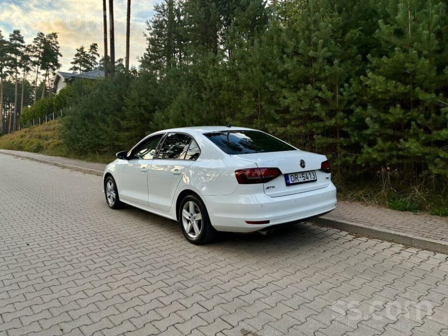 Balts Volkswagen Jetta 2018 Rīga, ar dzinēja tilpumu 1.40 L un nobraukumu 160 tūkst. km par 7500 €, foto 14 vietnē AUTOMOTO.COM.LV