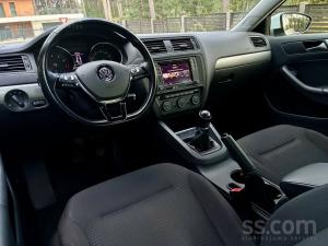 Balts Volkswagen Jetta 2018 Rīga, ar dzinēja tilpumu 1.40 L un nobraukumu 160 tūkst. km par 7500 €, foto 15 vietnē AUTOMOTO.COM.LV