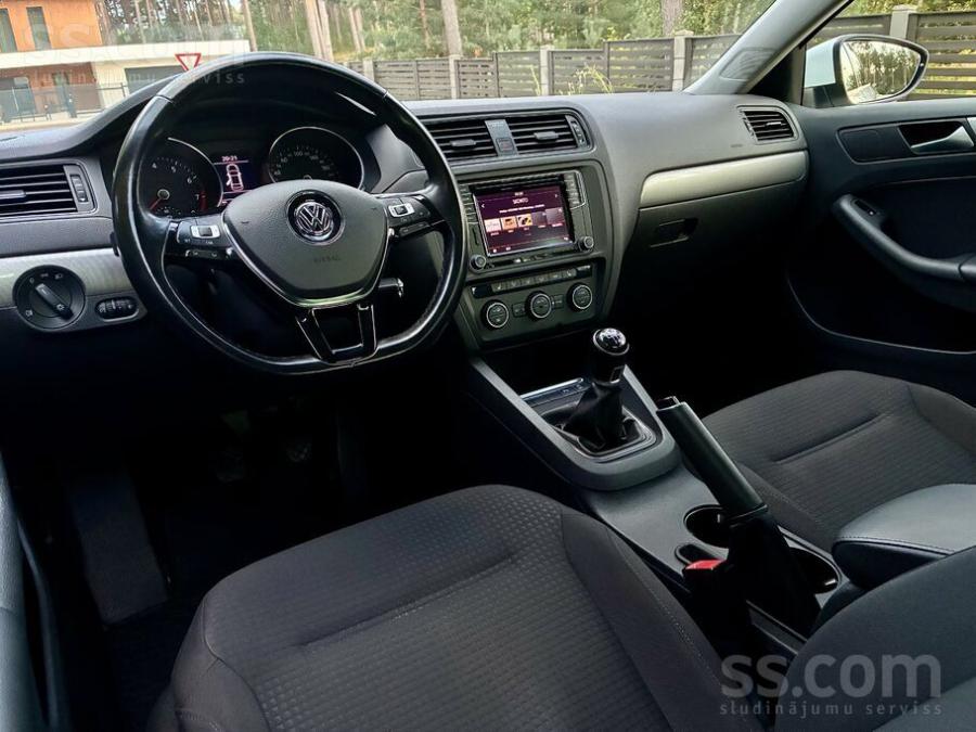 Balts Volkswagen Jetta 2018 Rīga, ar dzinēja tilpumu 1.40 L un nobraukumu 160 tūkst. km par 7500 €, foto 15 vietnē AUTOMOTO.COM.LV