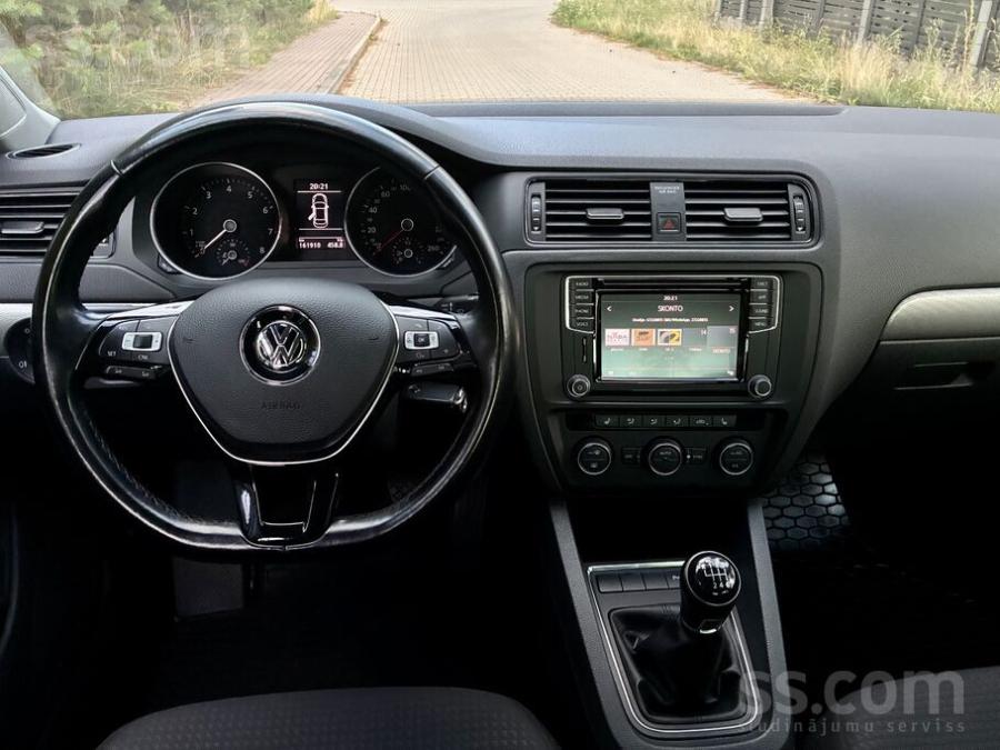 Balts Volkswagen Jetta 2018 Rīga, ar dzinēja tilpumu 1.40 L un nobraukumu 160 tūkst. km par 7500 €, foto 16 vietnē AUTOMOTO.COM.LV