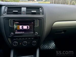 Balts Volkswagen Jetta 2018 Rīga, ar dzinēja tilpumu 1.40 L un nobraukumu 160 tūkst. km par 7500 €, foto 18 vietnē AUTOMOTO.COM.LV