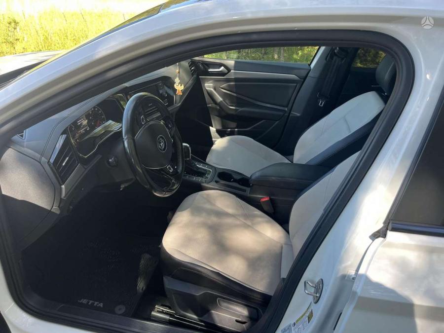 Balts Volkswagen Jetta 2019 Jonava, ar dzinēja tilpumu 1.40 L un nobraukumu 198 tūkst. km par 11900 €, foto 6 vietnē AUTOMOTO.COM.LV