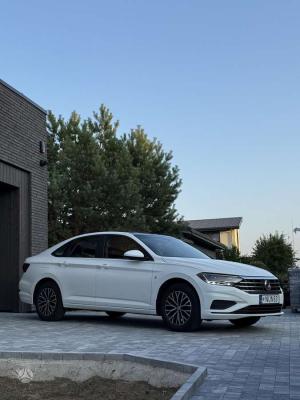 White Volkswagen Jetta 2019 in Kaunas, with an engine capacity of 1.40 L and mileage of 59 thousand km for 11400 €, photo 12 on AUTOMOTO.COM.LV