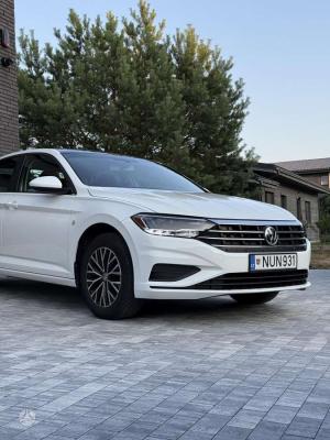 White Volkswagen Jetta 2019 in Kaunas, with an engine capacity of 1.40 L and mileage of 59 thousand km for 11400 €, photo 13 on AUTOMOTO.COM.LV