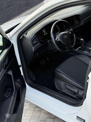 White Volkswagen Jetta 2019 in Kaunas, with an engine capacity of 1.40 L and mileage of 59 thousand km for 11400 €, photo 20 on AUTOMOTO.COM.LV