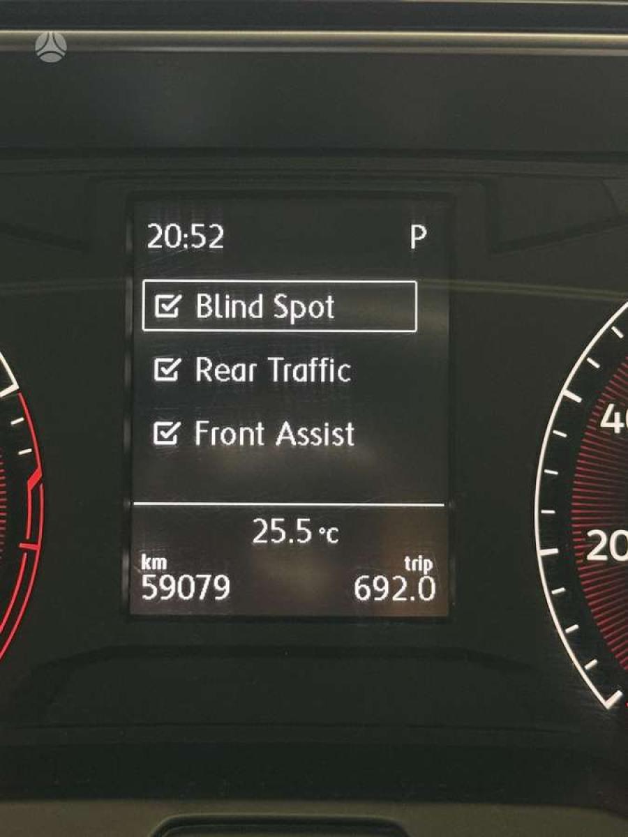 White Volkswagen Jetta 2019 in Kaunas, with an engine capacity of 1.40 L and mileage of 59 thousand km for 11400 €, photo 23 on AUTOMOTO.COM.LV