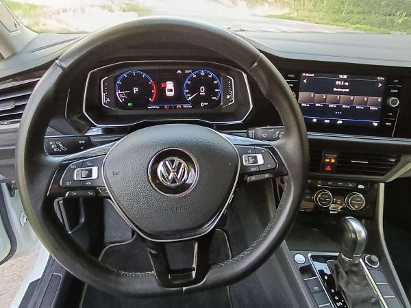 Volkswagen Jetta 2019 Ukmergė vietnē Balts Volkswagen Jetta 2019 Ukmergė, ar dzinēja tilpumu 1.40 L un nobraukumu 70 tūkst. km par 13400 €, foto 10 vietnē AUTOMOTO.COM.LV