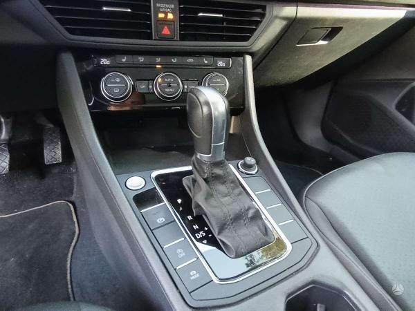 Volkswagen Jetta 2019 Ukmergė vietnē Balts Volkswagen Jetta 2019 Ukmergė, ar dzinēja tilpumu 1.40 L un nobraukumu 70 tūkst. km par 13400 €, foto 11 vietnē AUTOMOTO.COM.LV