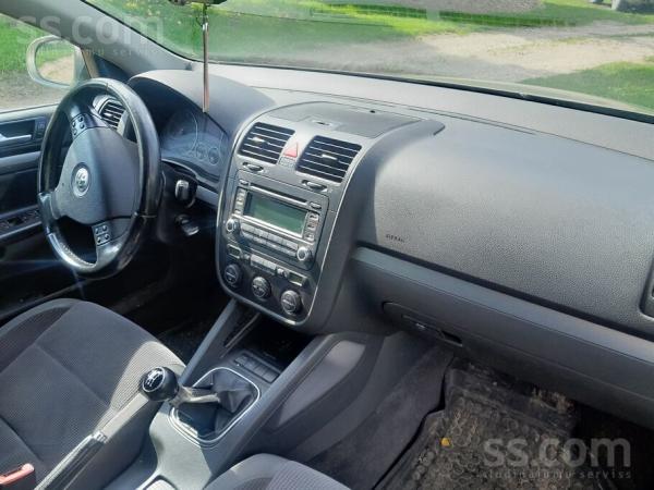 Dzeltens Volkswagen Jetta 2006 Kuldīga, ar dzinēja tilpumu 1.60 L un nobraukumu 333 tūkst. km par 600 €, foto 5 vietnē AUTOMOTO.COM.LV