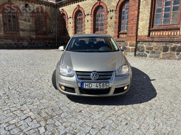 Dzeltens Volkswagen Jetta 2008 Ventspils, ar dzinēja tilpumu 1.60 L un nobraukumu 115 tūkst. km par 2900 €, foto 1 vietnē AUTOMOTO.COM.LV