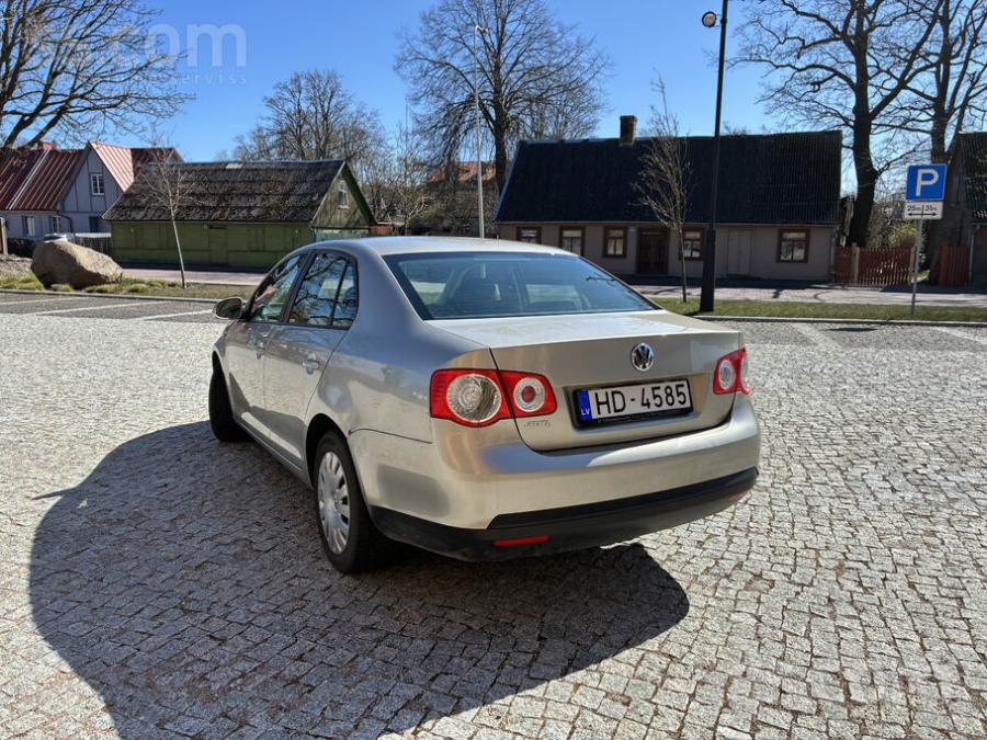Dzeltens Volkswagen Jetta 2008 Ventspils, ar dzinēja tilpumu 1.60 L un nobraukumu 115 tūkst. km par 2900 €, foto 5 vietnē AUTOMOTO.COM.LV