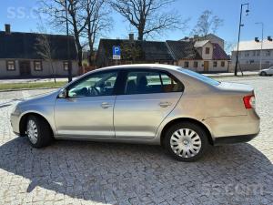 Dzeltens Volkswagen Jetta 2008 Ventspils, ar dzinēja tilpumu 1.60 L un nobraukumu 115 tūkst. km par 2900 €, foto 6 vietnē AUTOMOTO.COM.LV