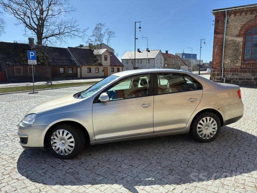 Dzeltens Volkswagen Jetta 2008 Ventspils, ar dzinēja tilpumu 1.60 L un nobraukumu 115 tūkst. km par 2900 €, foto 7 vietnē AUTOMOTO.COM.LV