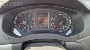 Yellow Volkswagen Jetta 2014 in Riga, with an engine capacity of 1.40 L and mileage of 253 thousand km for 4870 €, photo 7 on AUTOMOTO.COM.LV