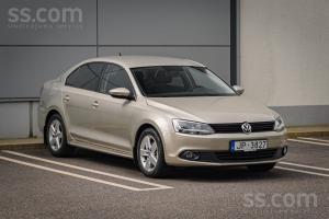 Yellow Volkswagen Jetta 2014 in Riga, with an engine capacity of 1.40 L and mileage of 97 thousand km for 5950 €, photo 4 on AUTOMOTO.COM.LV