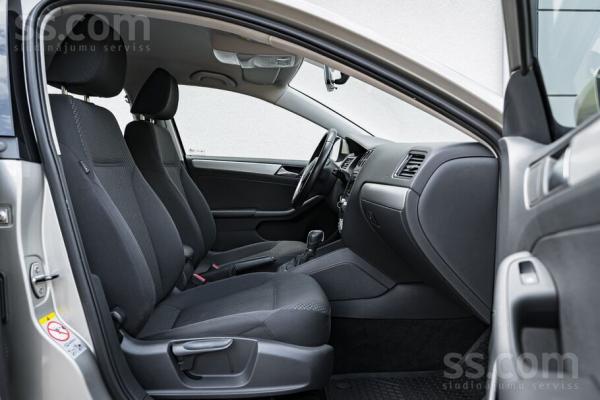 Dzeltens Volkswagen Jetta 2014 Rīga, ar dzinēja tilpumu 1.40 L un nobraukumu 97 tūkst. km par 5950 €, foto 10 vietnē AUTOMOTO.COM.LV