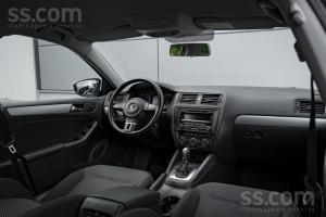 Yellow Volkswagen Jetta 2014 in Riga, with an engine capacity of 1.40 L and mileage of 97 thousand km for 5950 €, photo 15 on AUTOMOTO.COM.LV