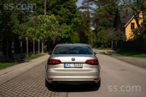 Dzeltens Volkswagen Jetta 2015 Rīga, ar dzinēja tilpumu 1.40 L un nobraukumu 238 tūkst. km par 5900 €, foto 4 vietnē AUTOMOTO.COM.LV