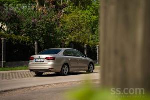 Dzeltens Volkswagen Jetta 2015 Rīga, ar dzinēja tilpumu 1.40 L un nobraukumu 238 tūkst. km par 5900 €, foto 7 vietnē AUTOMOTO.COM.LV