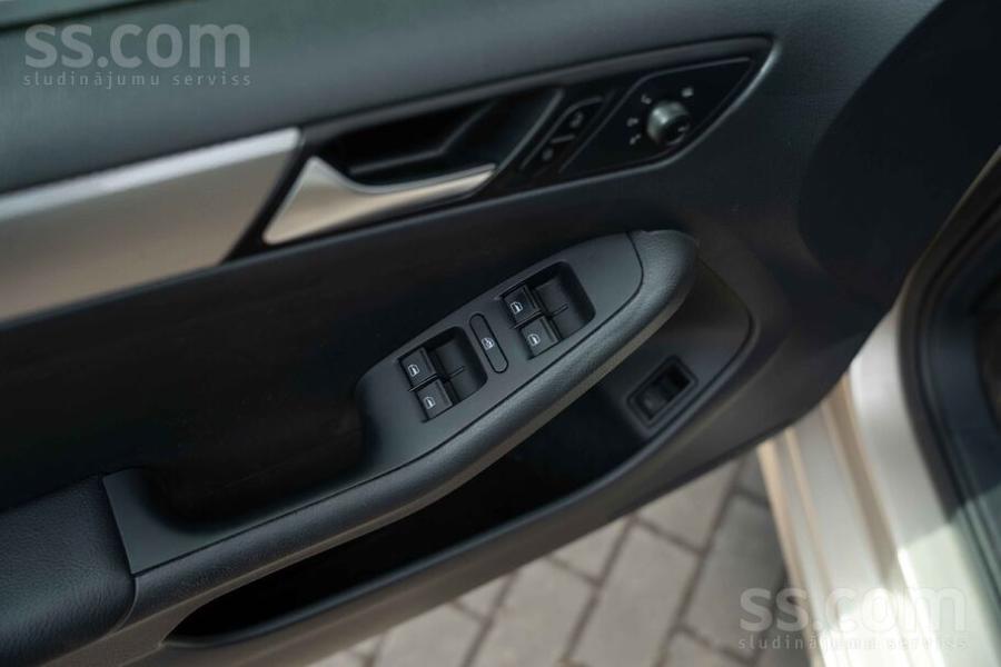 Dzeltens Volkswagen Jetta 2015 Rīga, ar dzinēja tilpumu 1.40 L un nobraukumu 238 tūkst. km par 5900 €, foto 9 vietnē AUTOMOTO.COM.LV