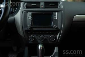 Dzeltens Volkswagen Jetta 2015 Rīga, ar dzinēja tilpumu 1.40 L un nobraukumu 238 tūkst. km par 5900 €, foto 10 vietnē AUTOMOTO.COM.LV