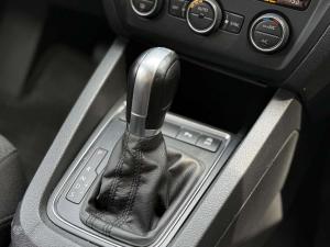 Yellow Volkswagen Jetta 2015 in Alytus, with an engine capacity of 1.97 L and mileage of 255 thousand km for 6499 €, photo 37 on AUTOMOTO.COM.LV