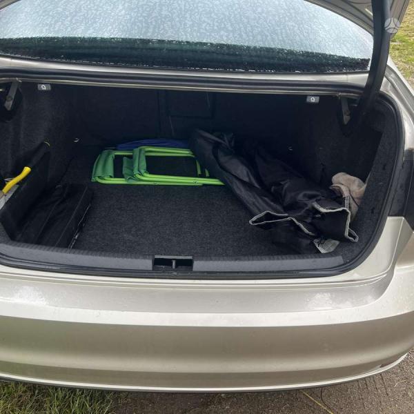 Dzeltens Volkswagen Jetta 2015 Lazdijai, ar dzinēja tilpumu 1.97 L un nobraukumu 208 tūkst. km par 5600 €, foto 4 vietnē AUTOMOTO.COM.LV