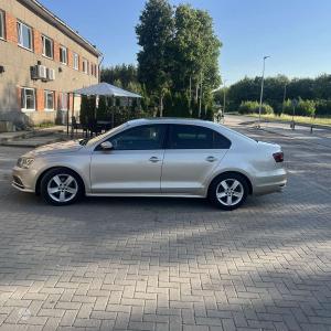 Dzeltens Volkswagen Jetta 2015 Lazdijai, ar dzinēja tilpumu 1.97 L un nobraukumu 208 tūkst. km par 5600 €, foto 9 vietnē AUTOMOTO.COM.LV