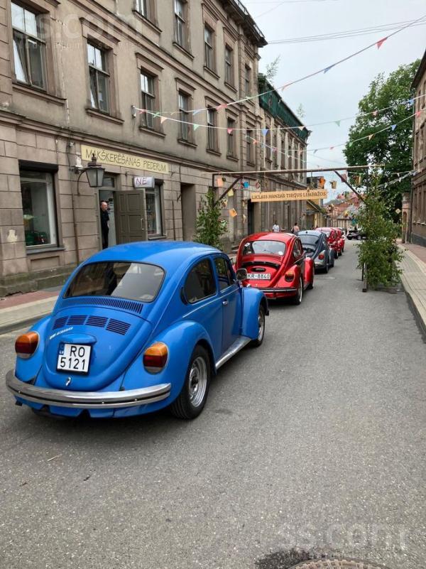 Zils Volkswagen Kafer 1972 Rīga, ar dzinēja tilpumu 1.30 L un nobraukumu 6 tūkst. km par 4500 €, foto 2 vietnē AUTOMOTO.COM.LV