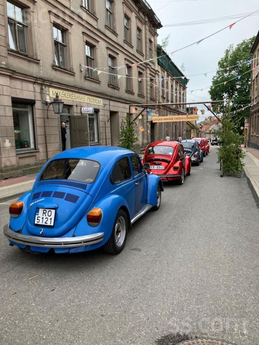 Zils Volkswagen Kafer 1972 Rīga, ar dzinēja tilpumu 1.30 L un nobraukumu 6 tūkst. km par 4500 €, foto 3 vietnē AUTOMOTO.COM.LV