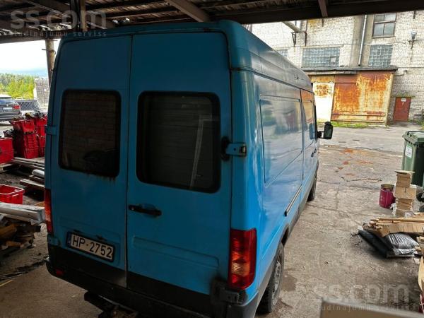 Zils Volkswagen LT 2004 Rīga, ar dzinēja tilpumu 2.50 L un nobraukumu 488 tūkst. km par 2800 €, foto 4 vietnē AUTOMOTO.COM.LV