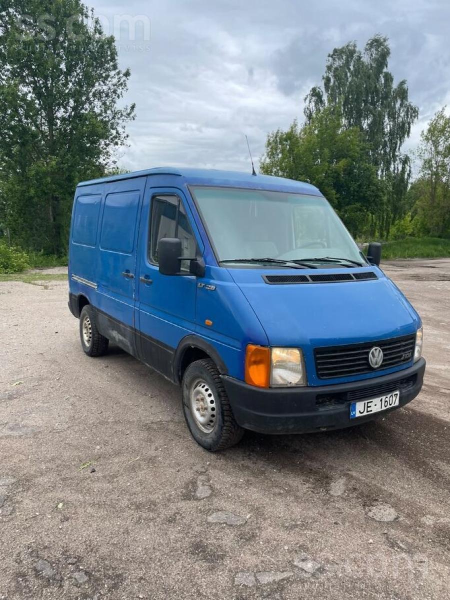 Zils Volkswagen LT 1998 Rēzekne, ar dzinēja tilpumu 2.50 L un nobraukumu 380 tūkst. km par 1700 €, foto 1 vietnē AUTOMOTO.COM.LV