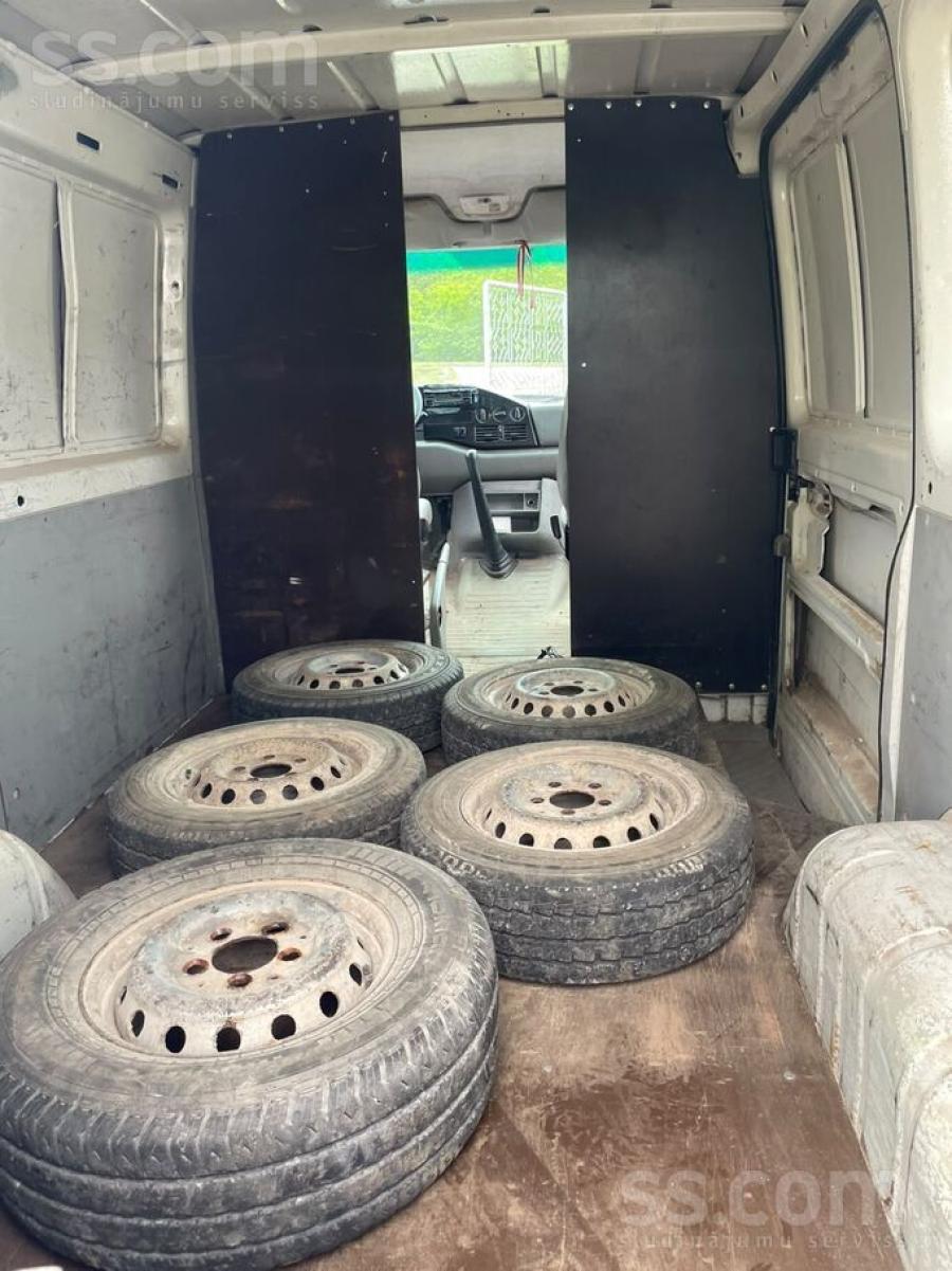 Zils Volkswagen LT 1998 Rēzekne, ar dzinēja tilpumu 2.50 L un nobraukumu 380 tūkst. km par 1700 €, foto 5 vietnē AUTOMOTO.COM.LV