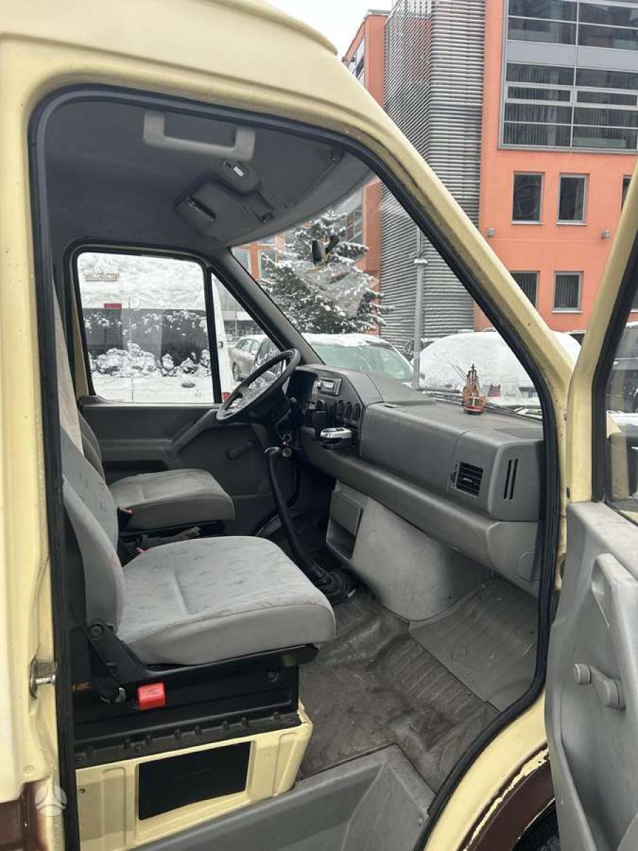 Brown Volkswagen LT 1998 in Vilnius, with an engine capacity of 2.50 L and mileage of 188 thousand km for 2650 €, photo 10 on AUTOMOTO.COM.LV