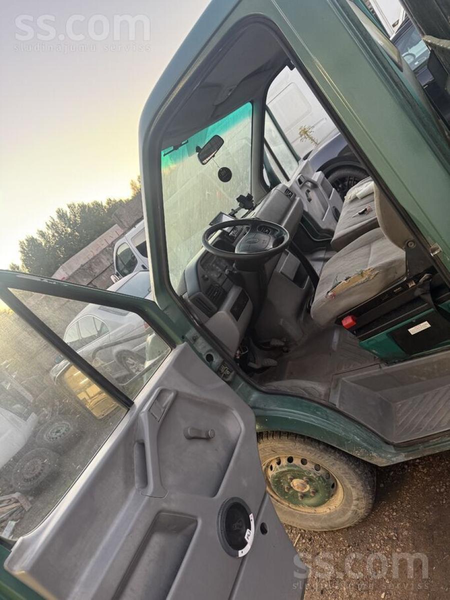 Zaļš Volkswagen LT 1999 Rīga, ar dzinēja tilpumu 2.80 L un nobraukumu 392 tūkst. km par 3100 €, foto 3 vietnē AUTOMOTO.COM.LV