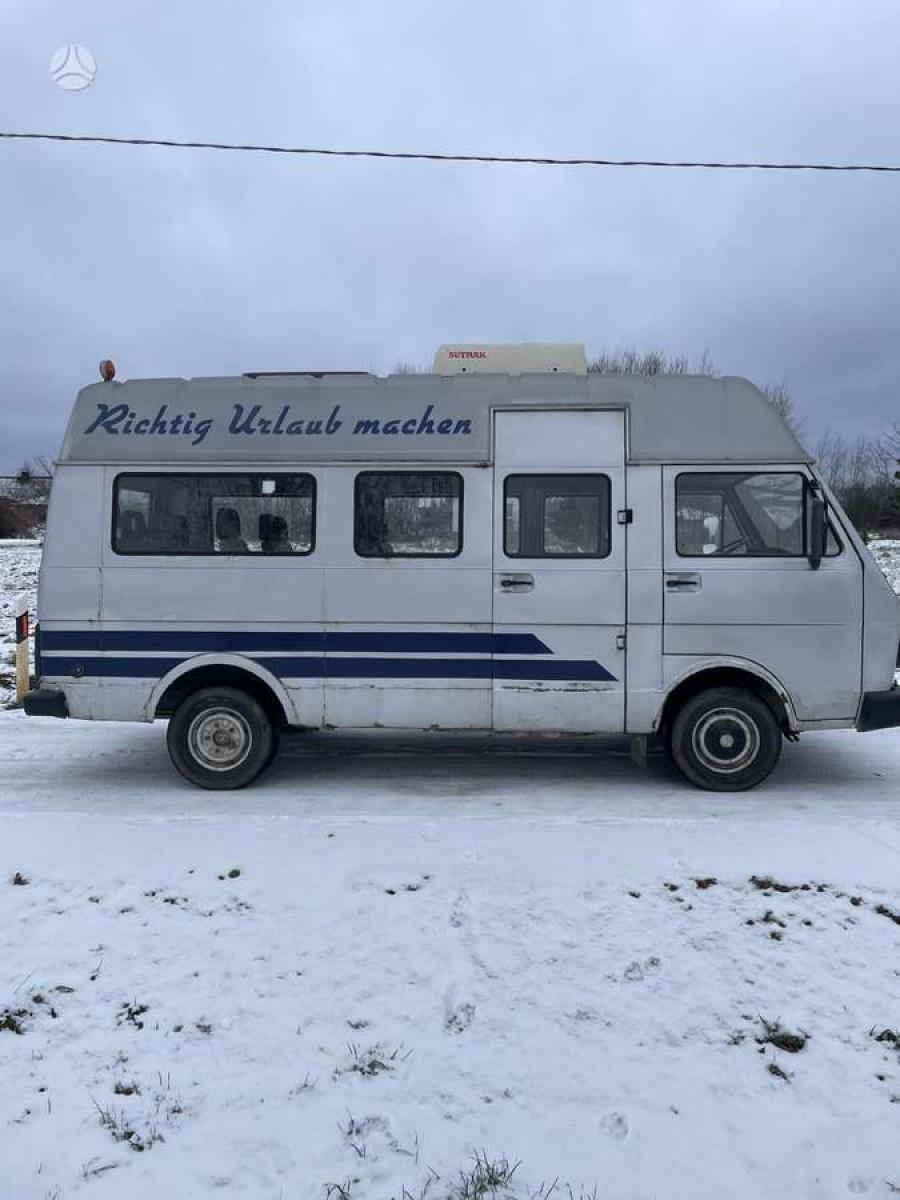 Grey Volkswagen LT 1996 in Vilnius, with an engine capacity of 2.38 L and mileage of 288 thousand km for 2000 €, photo 4 on AUTOMOTO.COM.LV