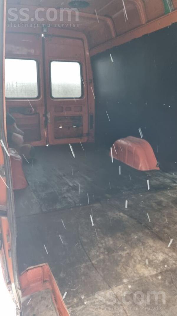 Oranžs Volkswagen LT 1997 Tukums, ar dzinēja tilpumu 2.50 L un nobraukumu 390 tūkst. km par 2350 €, foto 3 vietnē AUTOMOTO.COM.LV